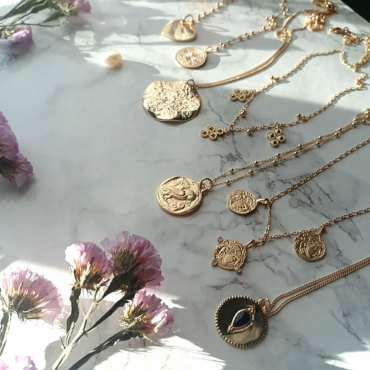 Collier médaille ATHÉNA plaqué or – Ampersand.Shop